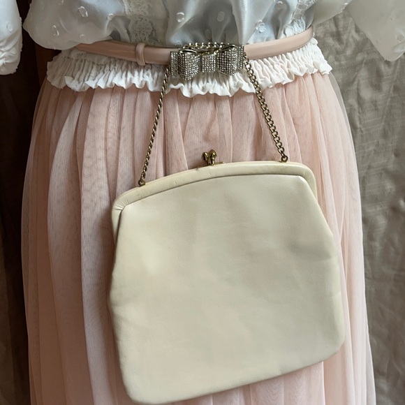 Vintage | Bags | Vintage Leather Kiss Clasp Purse With Chain Strap Off ...